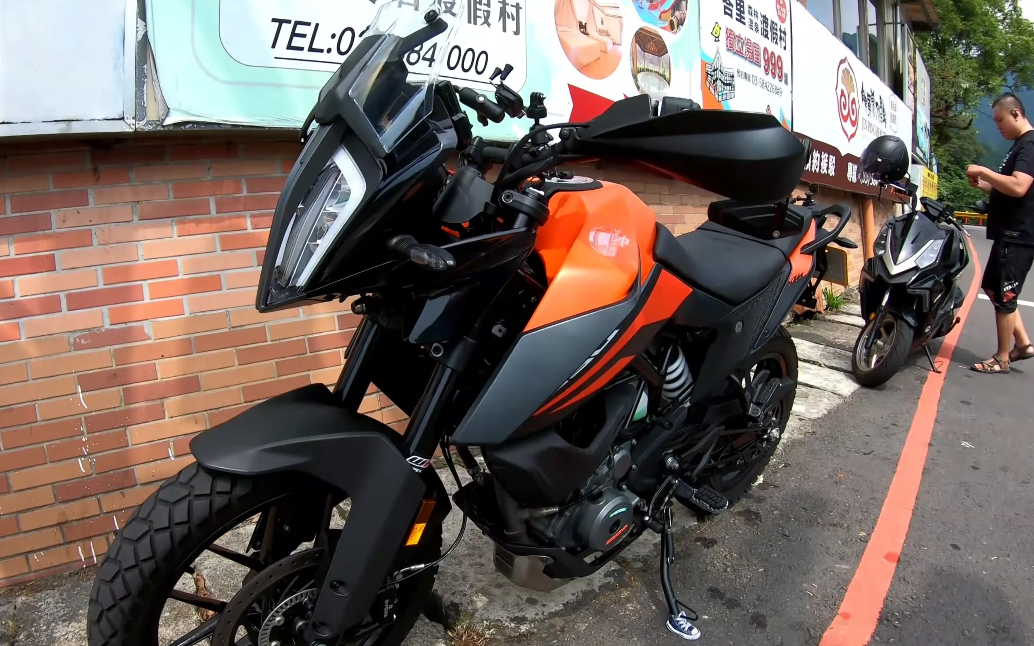 [4K] KTM 390 Adv弯弯岛山路试驾，上山入地易如反掌_哔哩哔哩_bilibili