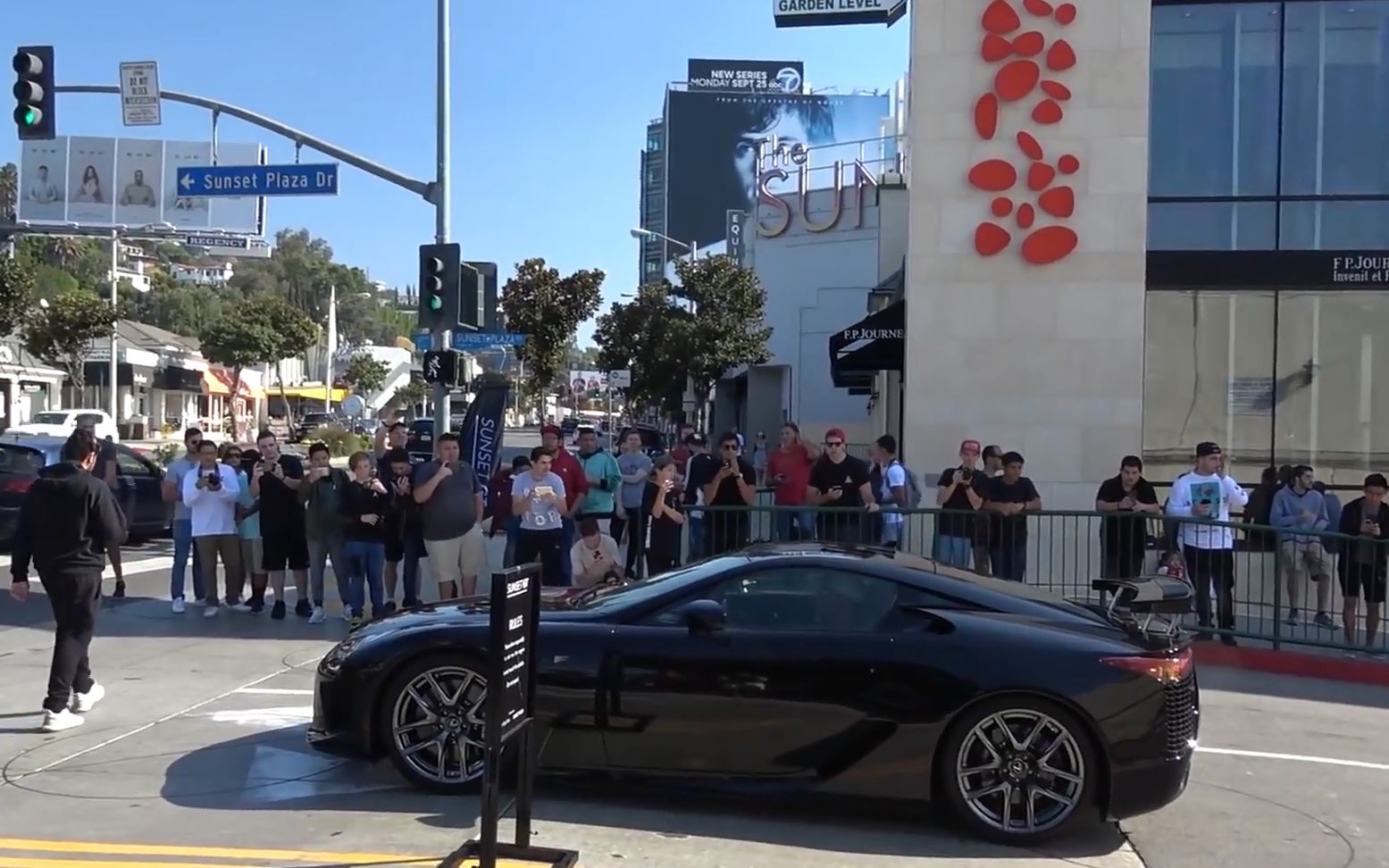 Don't be that ANNOYING Person at Car Shows_哔哩哔哩_bilibili