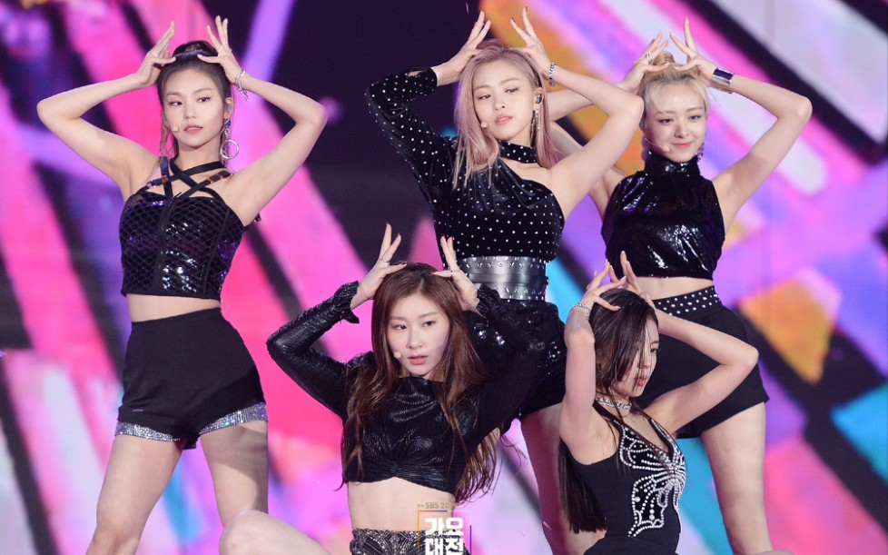 【ITZY】最强新人2019SBS歌谣大战红毯+舞台~Cover师姐TWICE！_哔哩哔哩_bilibili