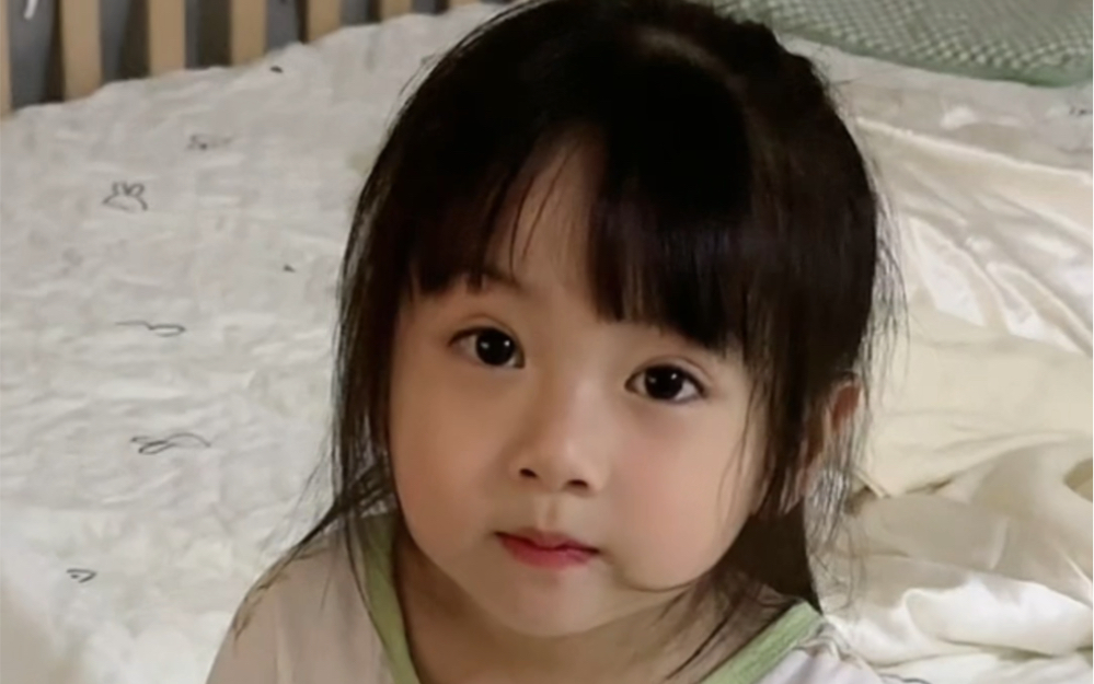 大家帮忙看看~是沁伊偷吃了还是小圆呢！-沁伊baby-沁伊baby-哔哩哔哩视频