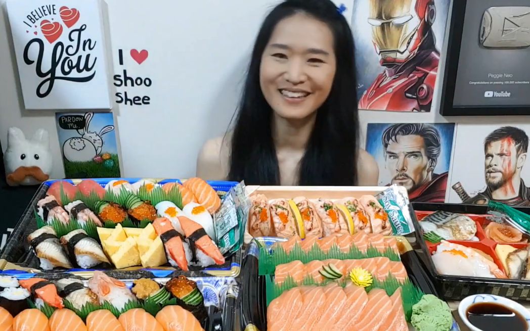 【Peggie Neo】小姐姐吃寿司拼盘，超满足，吃播咀嚼音食音_哔哩哔哩_bilibili