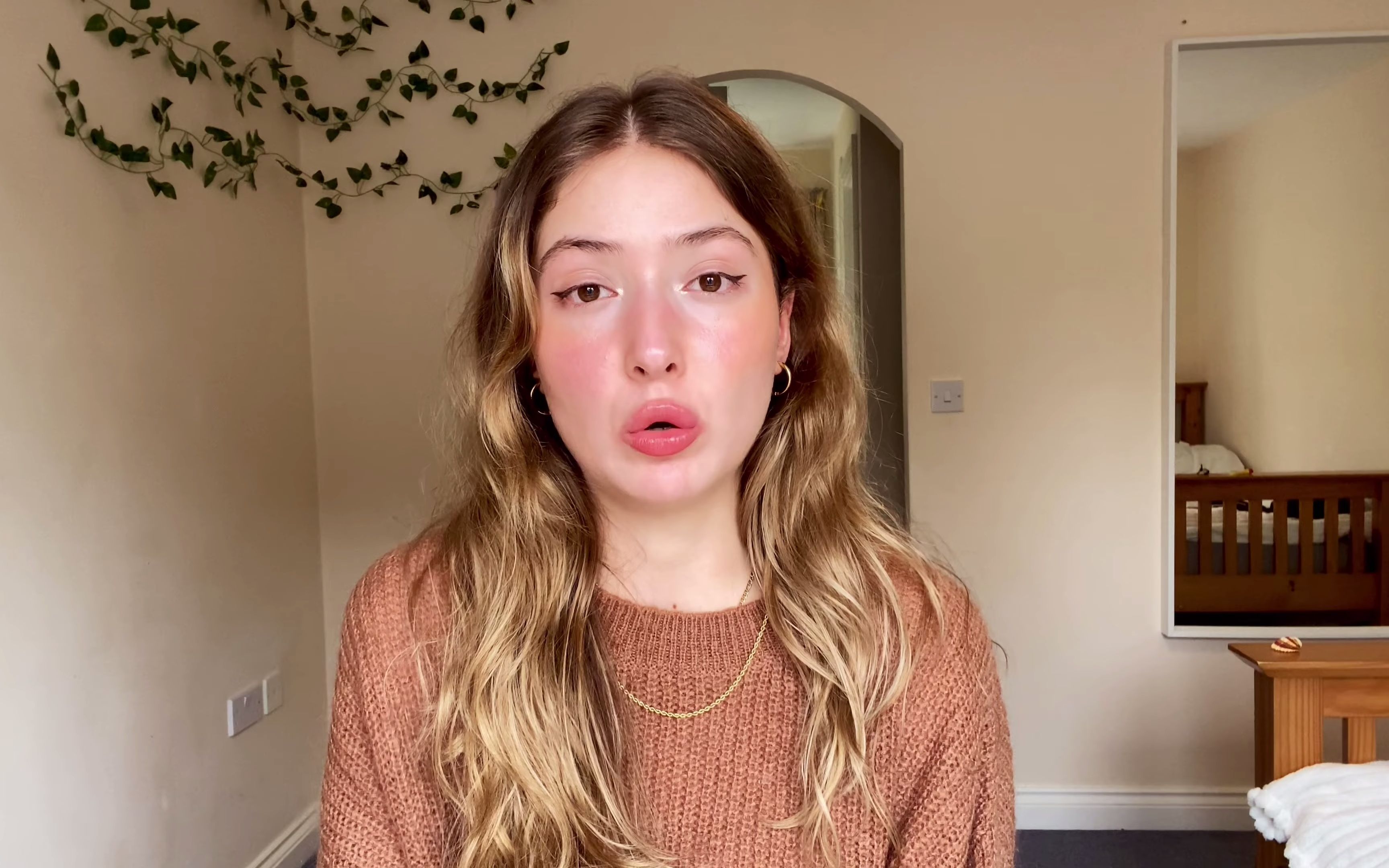 【Zeliha Akpinar】（中英双语）英国医学生麻醉科实习真实记录；书籍《每天工作四小时》推荐；