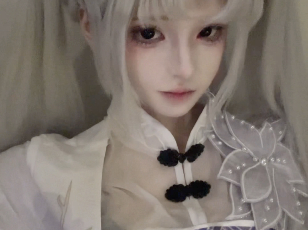 江畔何人初见雪-吱四zissy-吱四zissy-哔哩哔哩视频