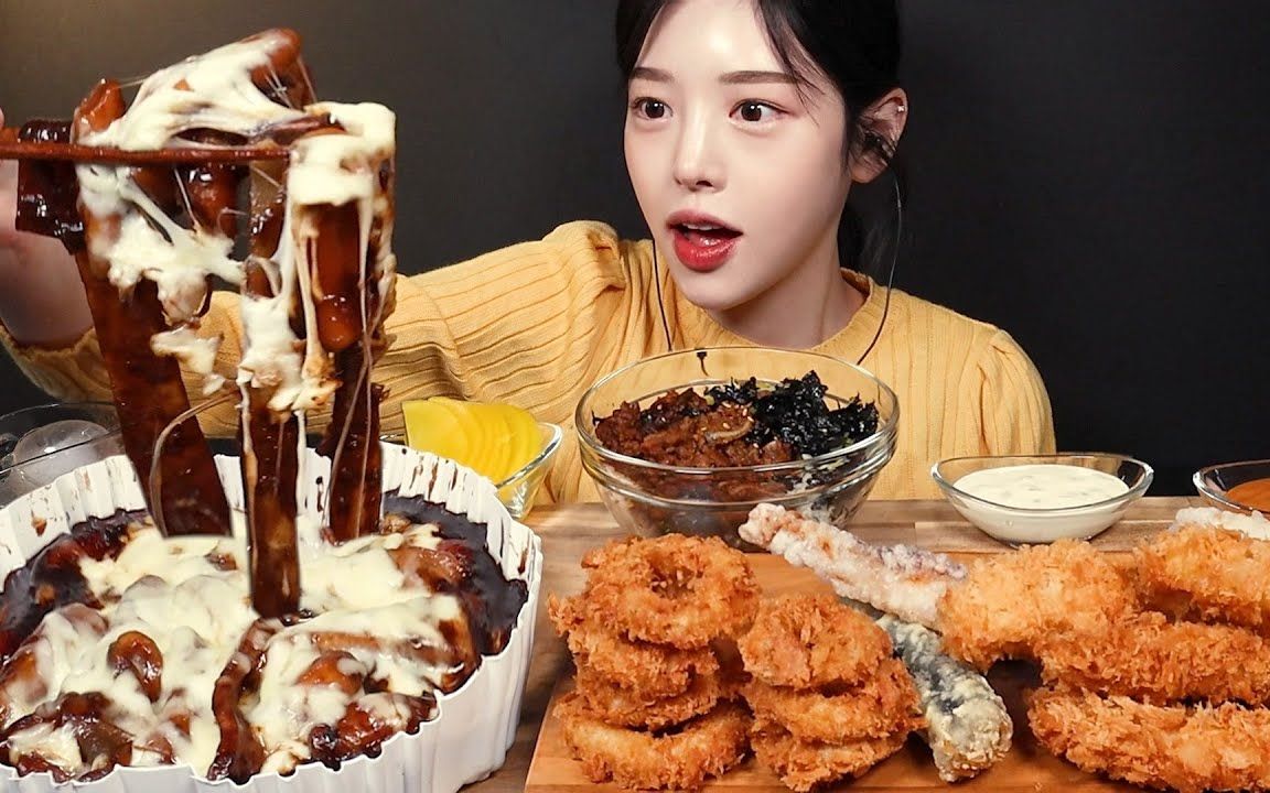 【Boki】吃个新品炸酱炒年糕！搭配酥脆的炸什锦，还有软骨拌饭哦！-亲爱的Boki-亲爱的Boki-哔哩哔哩视频