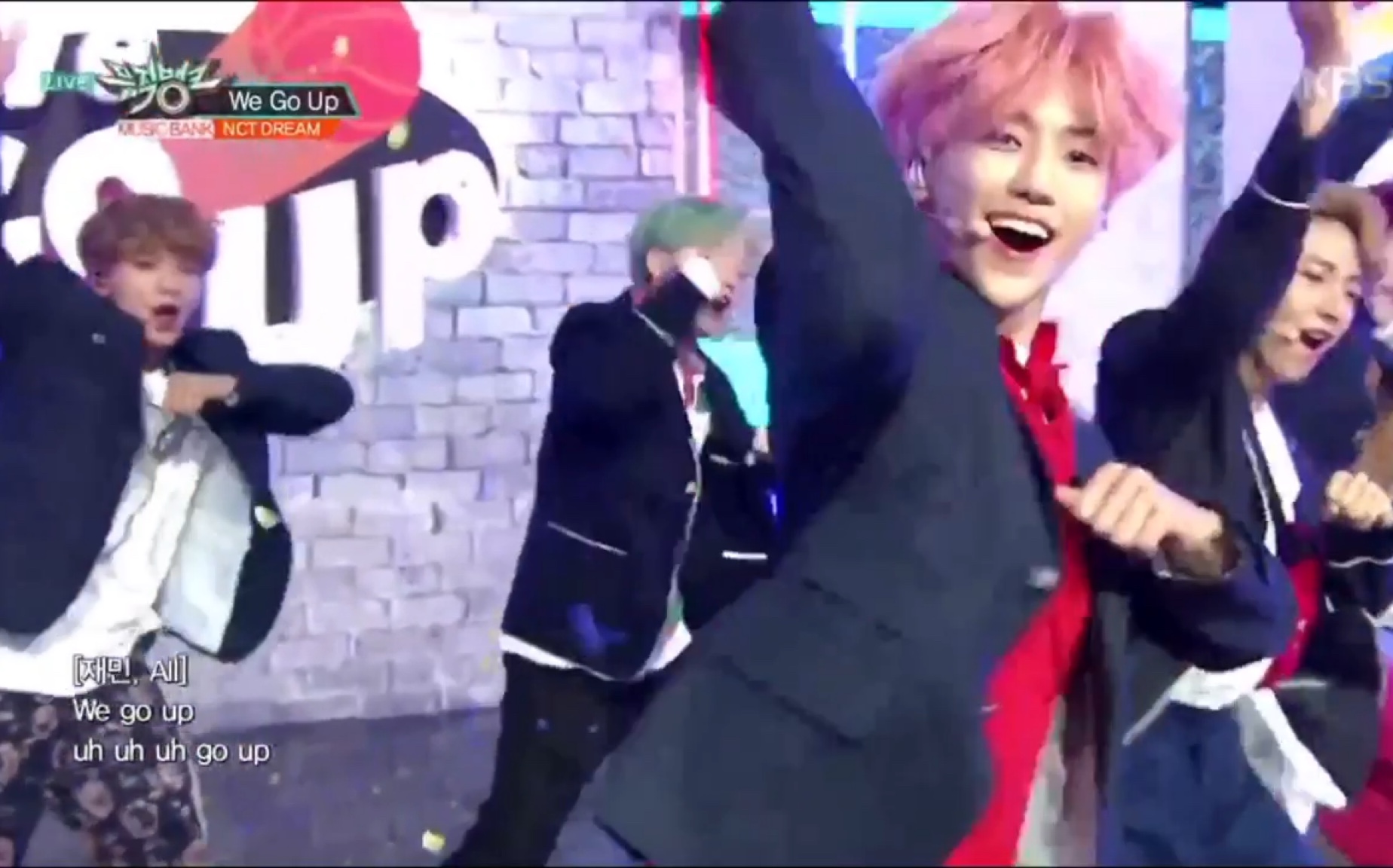 【2018SM男团】非典型刀群舞走位走到台下的打歌舞台合集_哔哩哔哩_bilibili