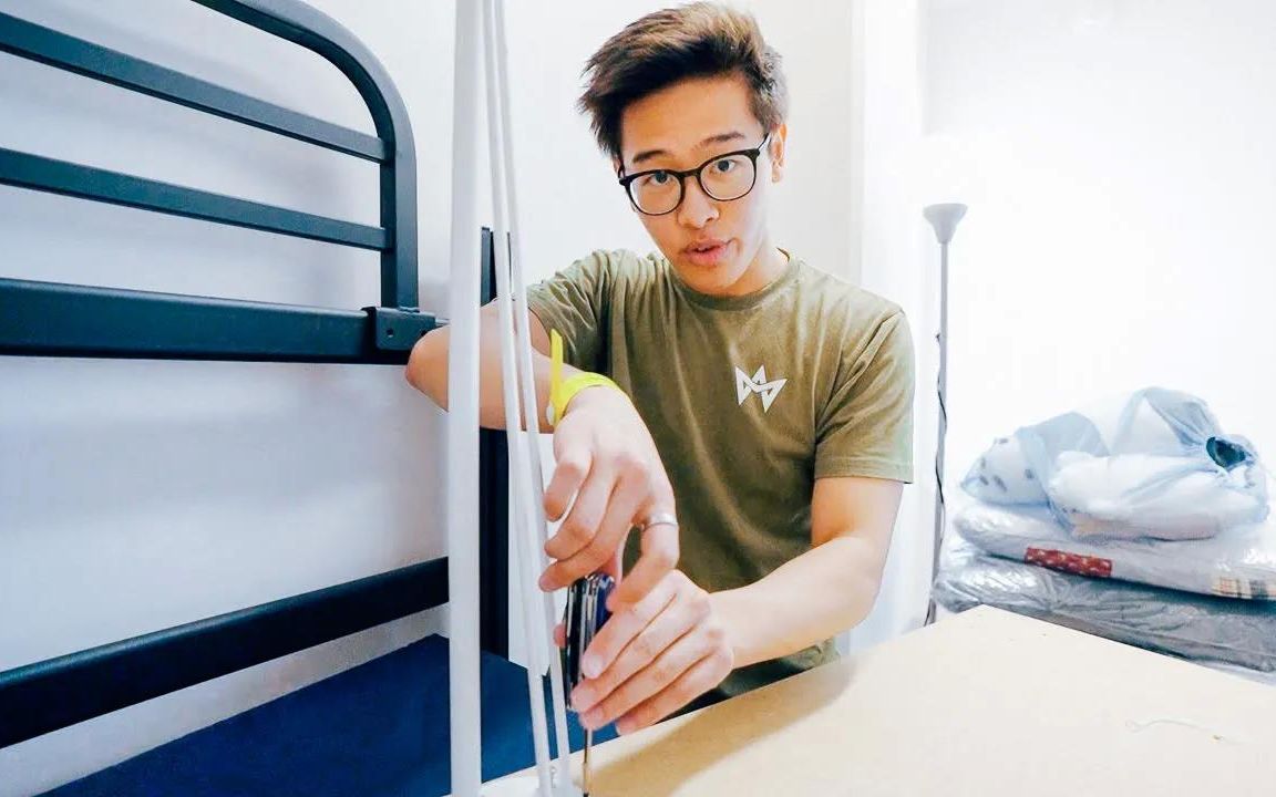 【ELLIOT CHOY】Moving Into College For The Last Time_哔哩哔哩 (゜-゜)つロ 干杯 ...