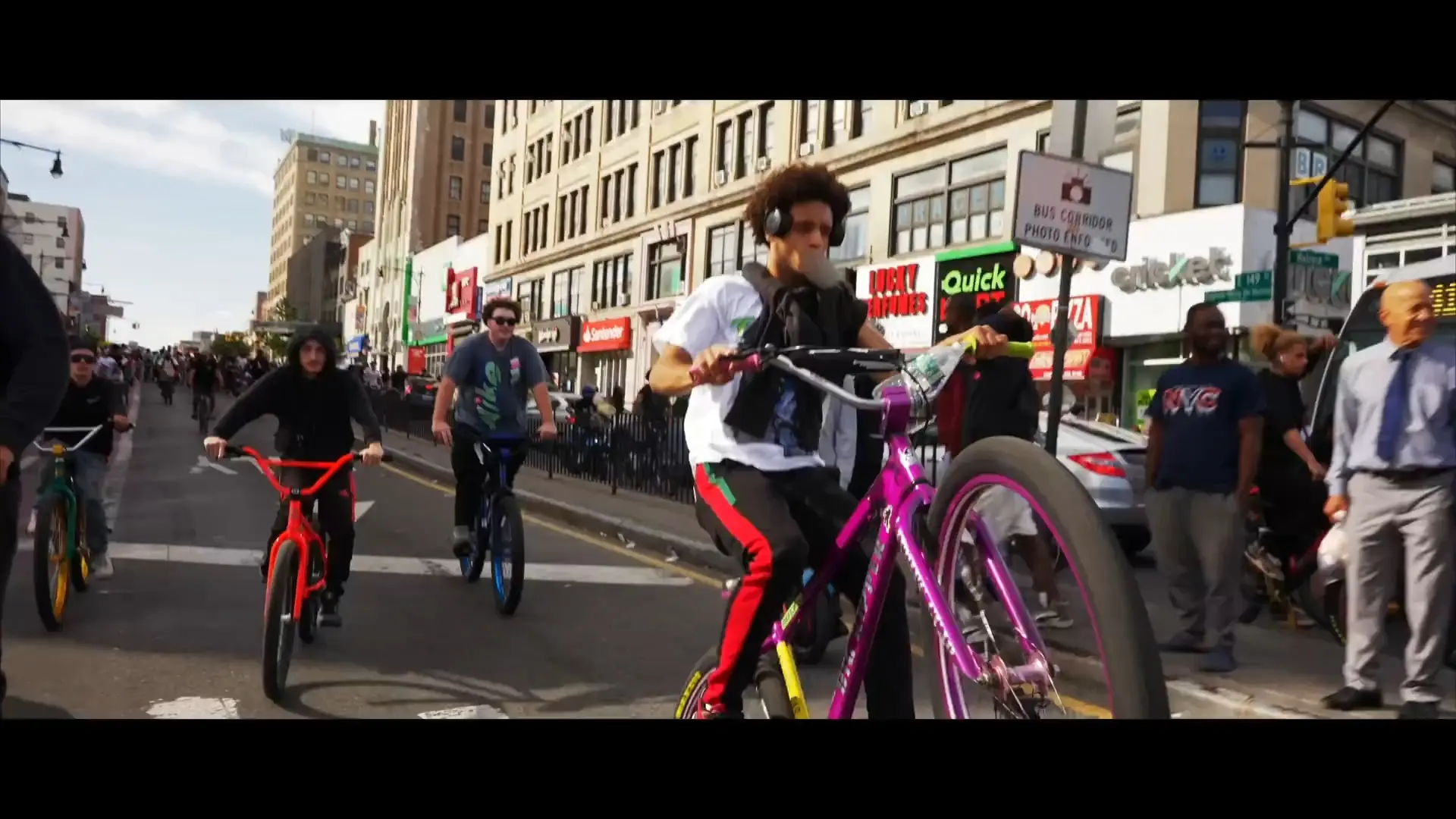 Crazy NYC Rideout Turns Into POLICE HELICOPTER CHASE!_哔哩哔哩_bilibili