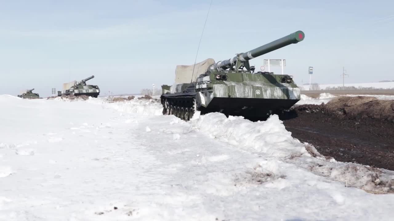 俄罗斯2S7M“Malka”的重型自行火炮射击演示_哔哩哔哩_bilibili