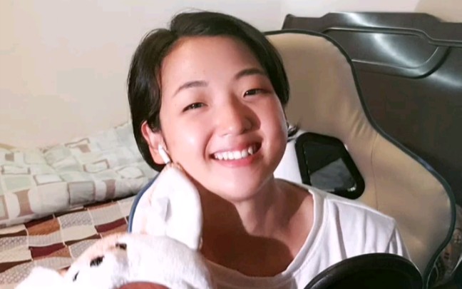 【Yes!Jess】jess小姐姐正式回归第一期视频，频道名字由Alexmaxhan改为YES!JESS，目前正在努力学习中文！_哔哩哔哩 ...