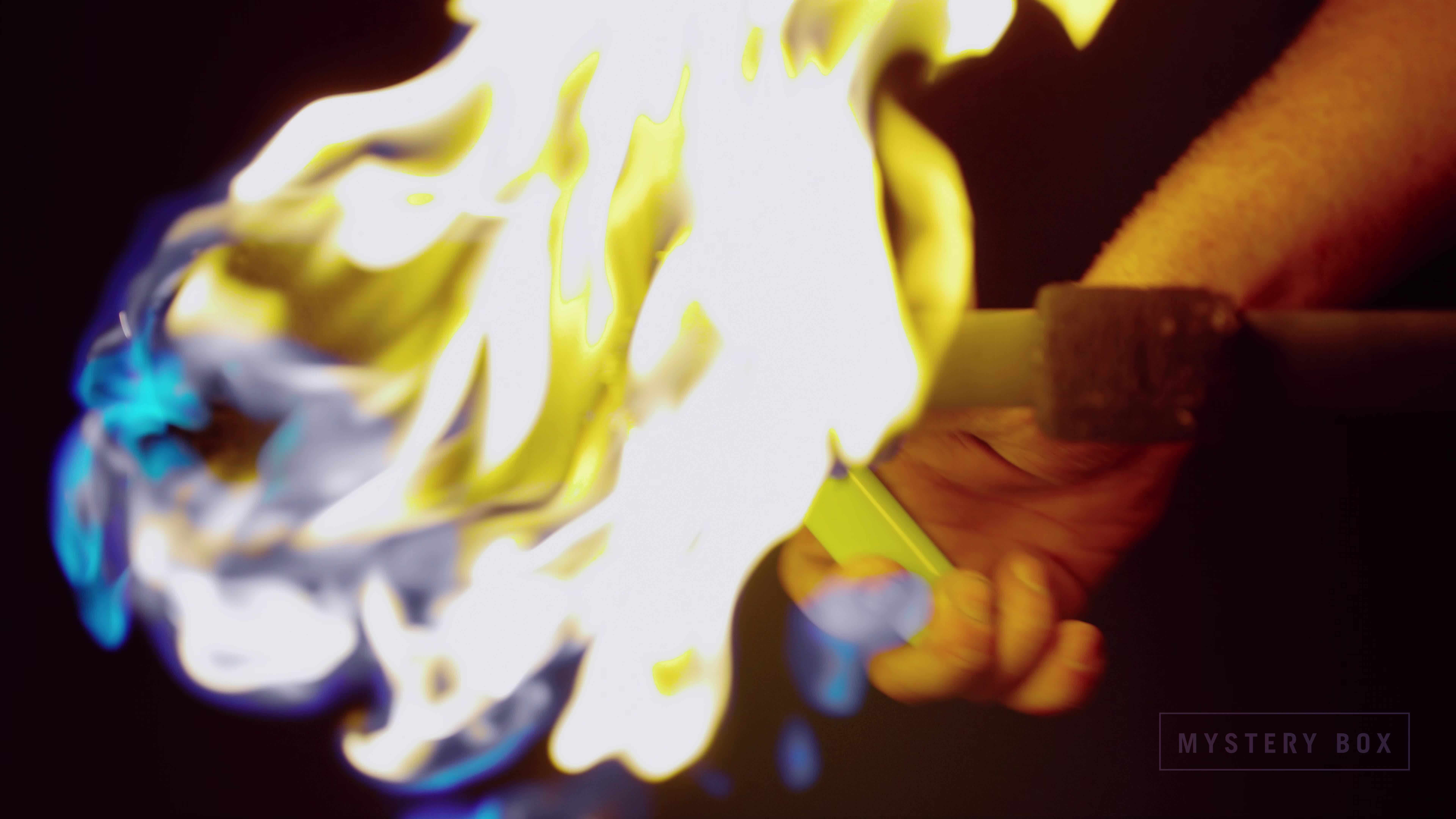 Helium Fire 8K UHD HDR (4320p) | Shot on RED HELIUM 8K S35 Sensor_哔哩哔哩 ...