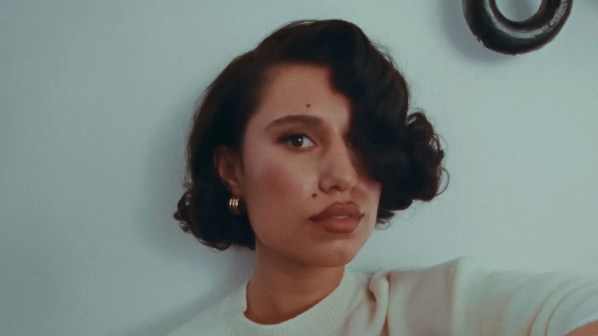 【MV首播】Mark Ronson & RAYE - Suzanne (Official Video)-bilibili(B站)无水印视频解析 ...