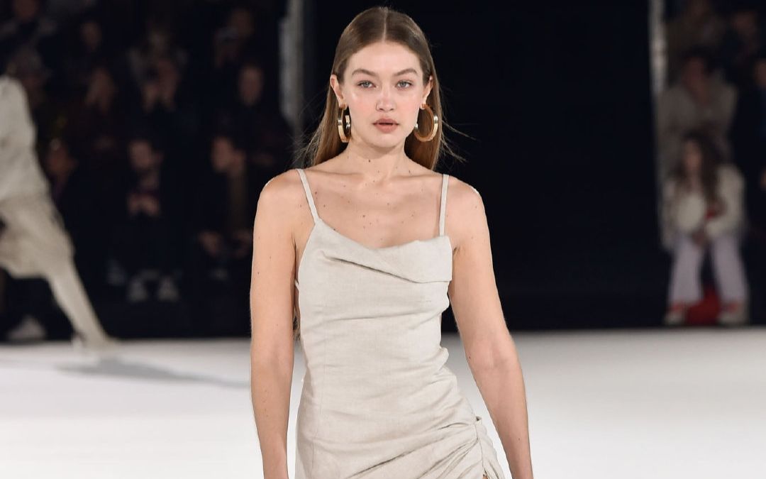 超模Gigi：真看不出来原来吉吉早就“带球走秀”了！孕妈的身材也还能保持这么好吗？_哔哩哔哩_bilibili