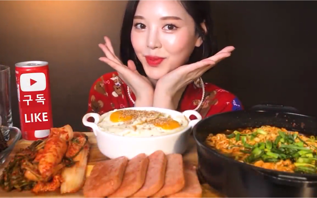 【eat with boki】吃播酱油蛋饭和拉面还有午餐肉_哔哩哔哩_bilibili