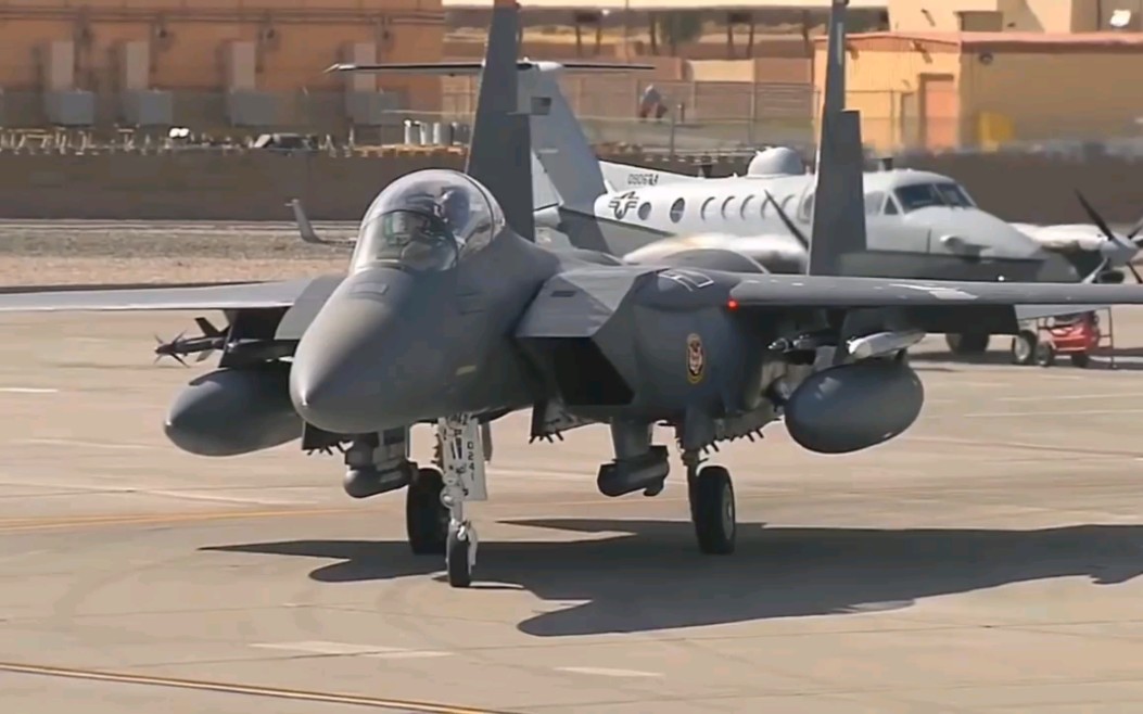 美军F-15战斗机 ⑦ - 视频下载 Video Downloader