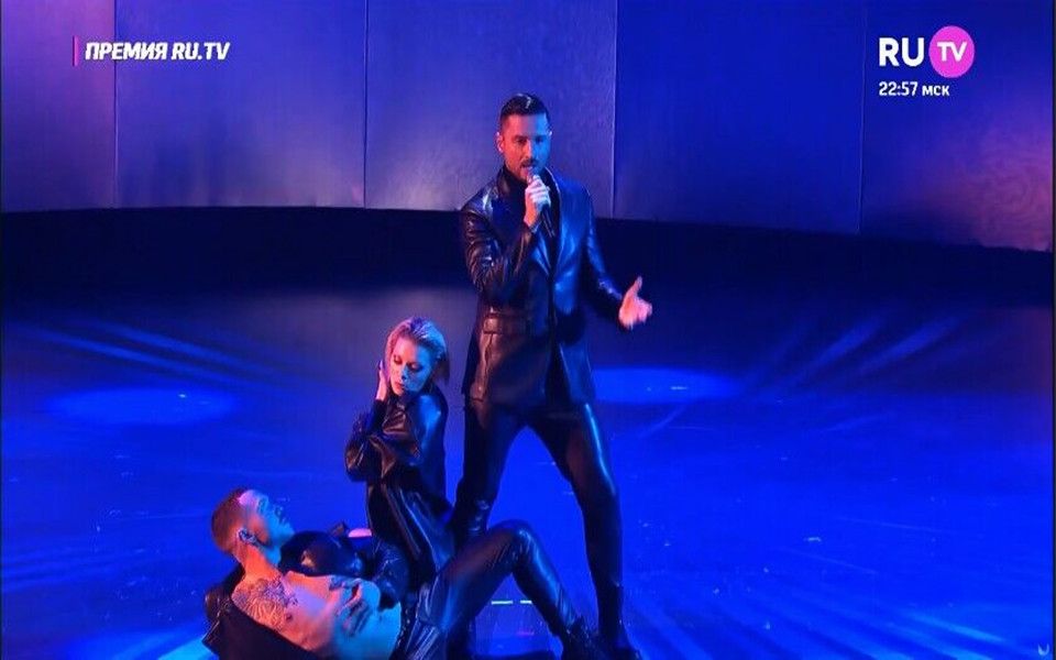 『中字』皮西装老谢Sergey Lazarev骚气演绎 - Третий (Премия RU.TV, 23.05.2023)