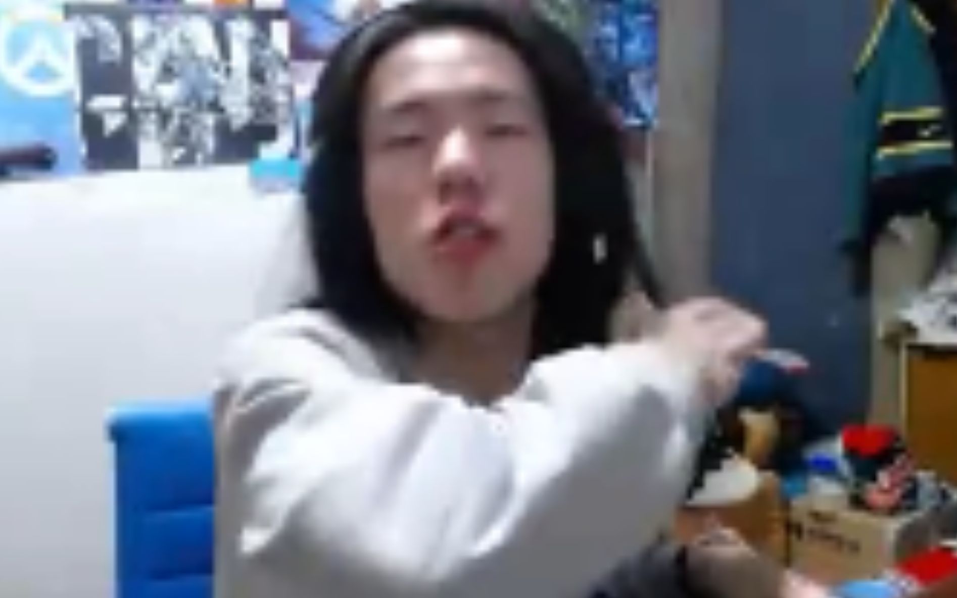 建议改成 骚话屁王_哔哩哔哩_bilibili