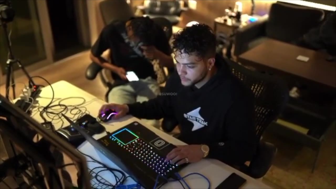 看 Cash Money AP 在 Studio 工作 🌹🌹附赠鼓包_哔哩哔哩_bilibili