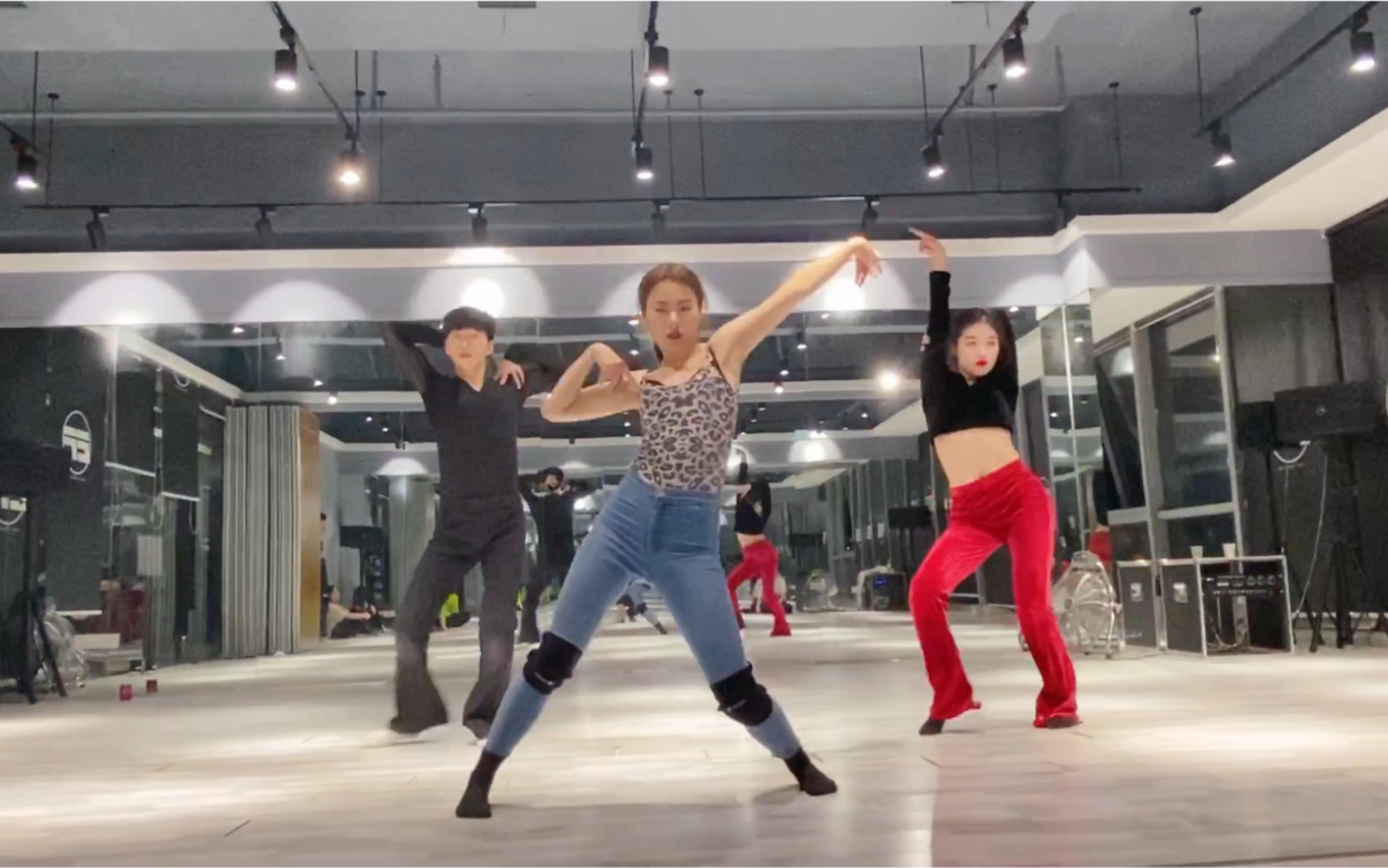 Waacking 元素技巧组合_哔哩哔哩_bilibili