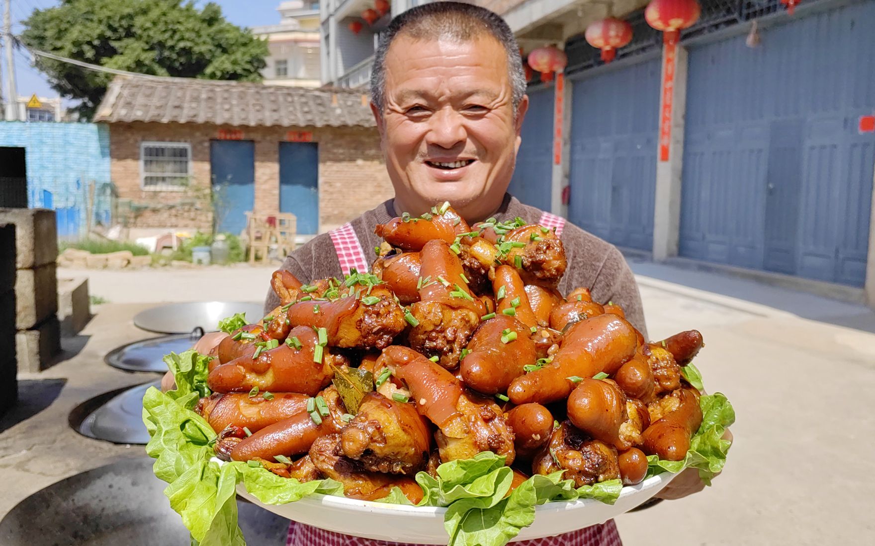 500买20斤猪尾巴，农村土灶焖上大半天，出锅整个抱着啃，真爽-阿胖山-阿胖山-哔哩哔哩视频