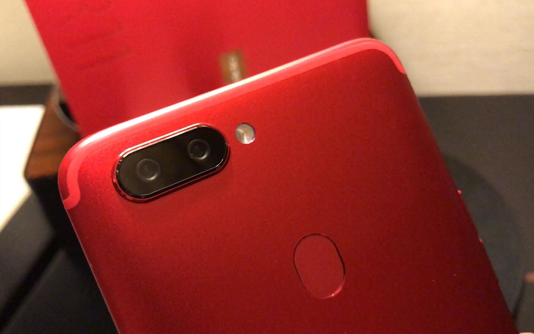 星幕全面屏抢眼，OPPO R11s快速上手｜锋潮科技_哔哩哔哩_bilibili