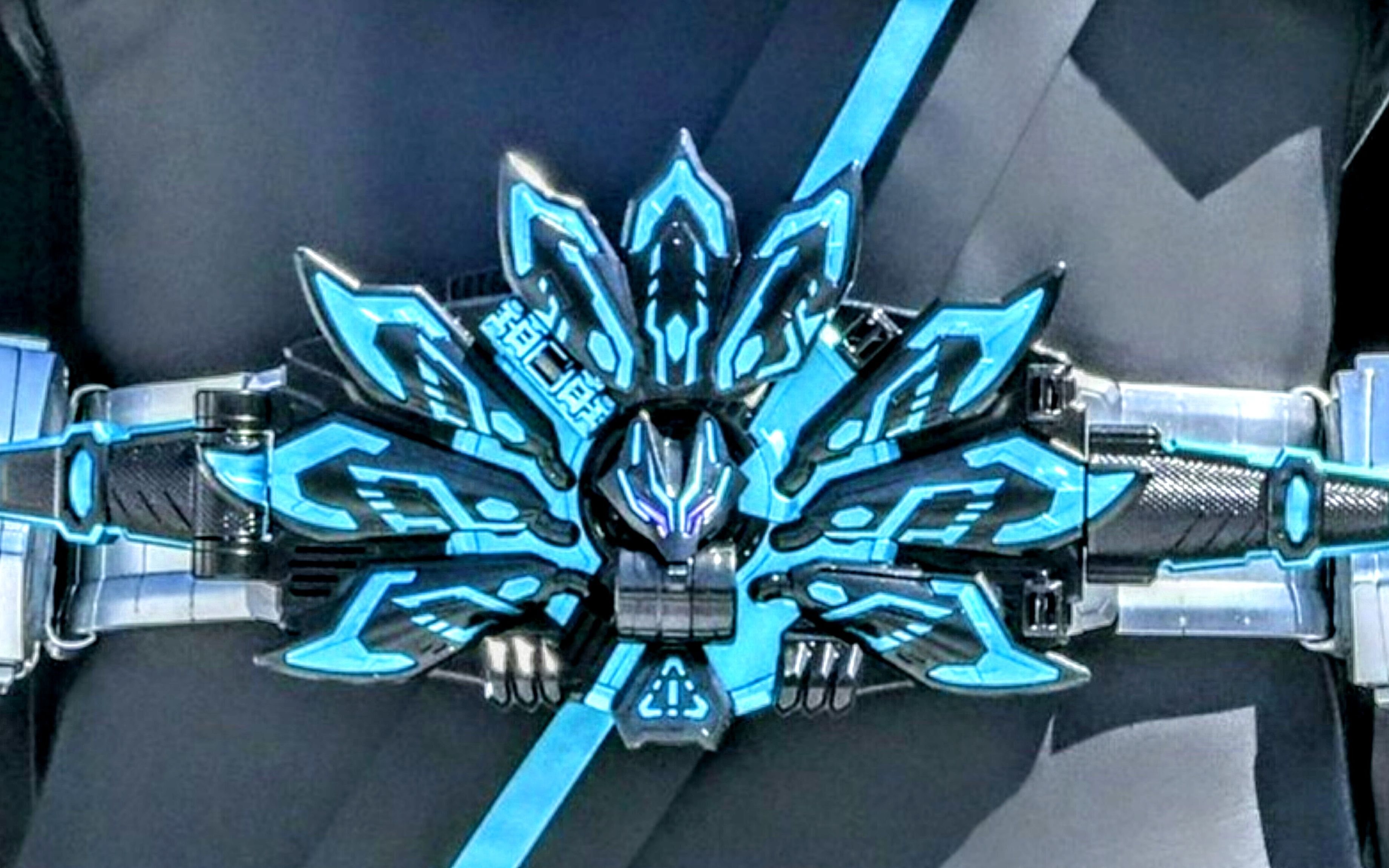 【假面骑士geats】剧场版新角色未来人黑狐变身者曝光