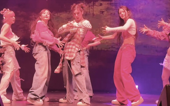 【NMIXX】帅飞！美国巡演后一场比一场进步的Hey Mama舞台！-嗑糖少女000-嗑糖少女000-哔哩哔哩视频