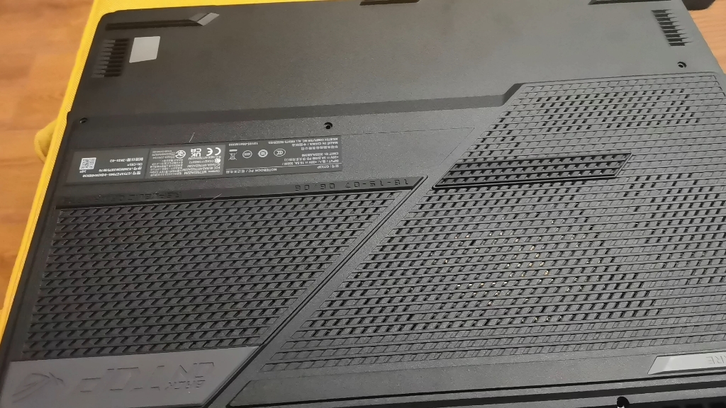 ROG魔霸7PLUS 4080 加装硬盘正好拆拆拆，你们想看的内部来了 - 视频下载 Video Downloader