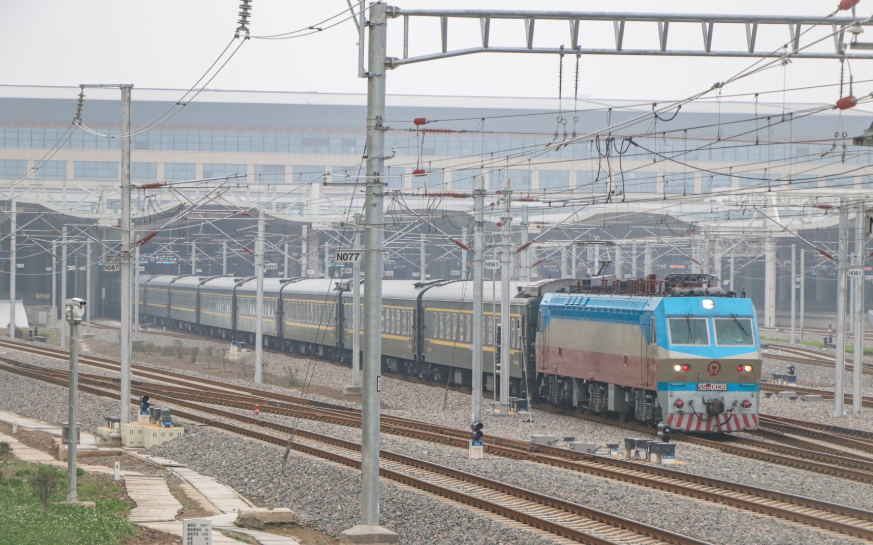 【陇海铁路】西局西段SS7D-0039牵引K60次（西安——南通）西安五道发车_哔哩哔哩_bilibili