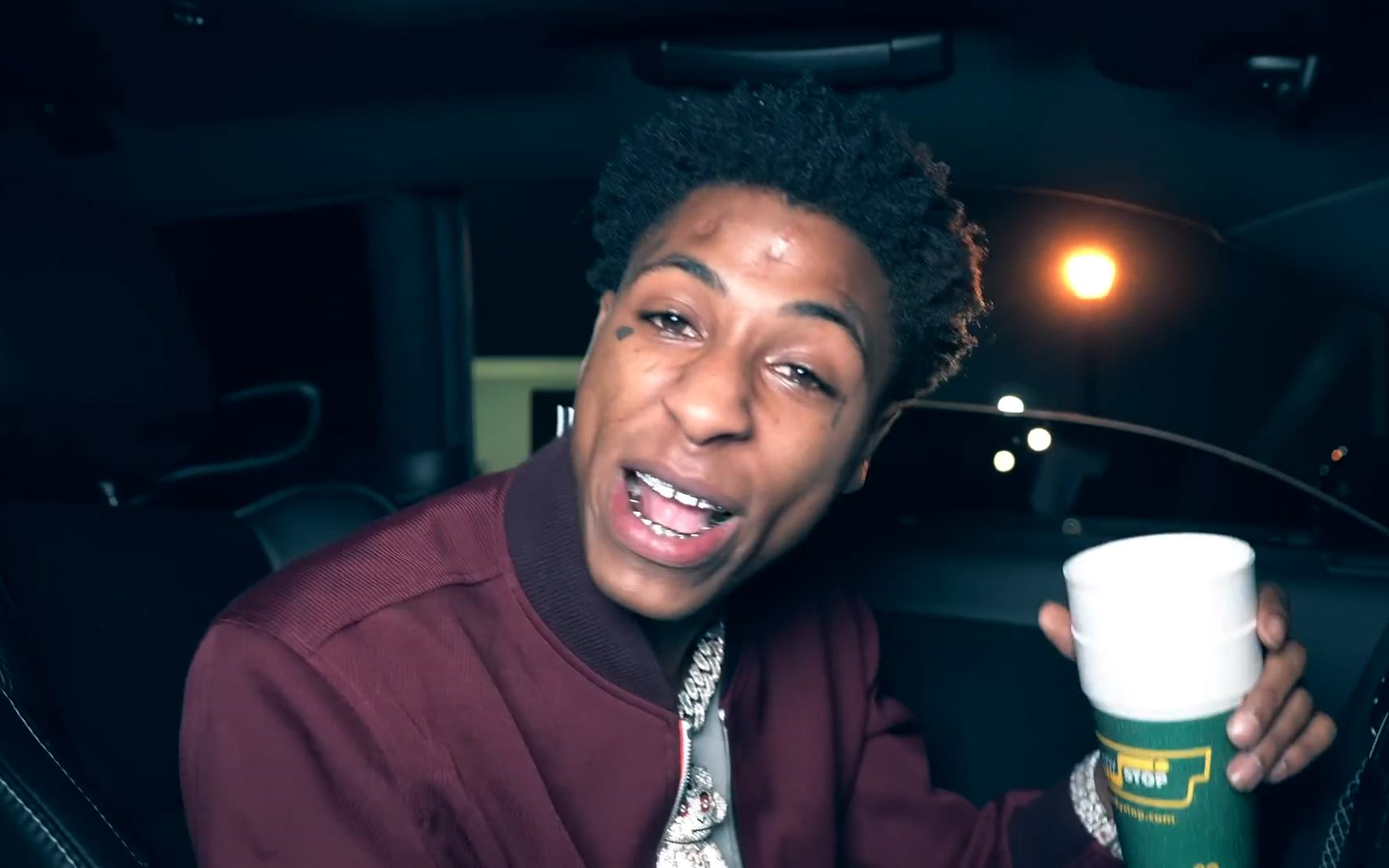 【欧美嘻哈新歌速递】NBA YoungBoy - Step On Shit（官方MV）_哔哩哔哩_bilibili