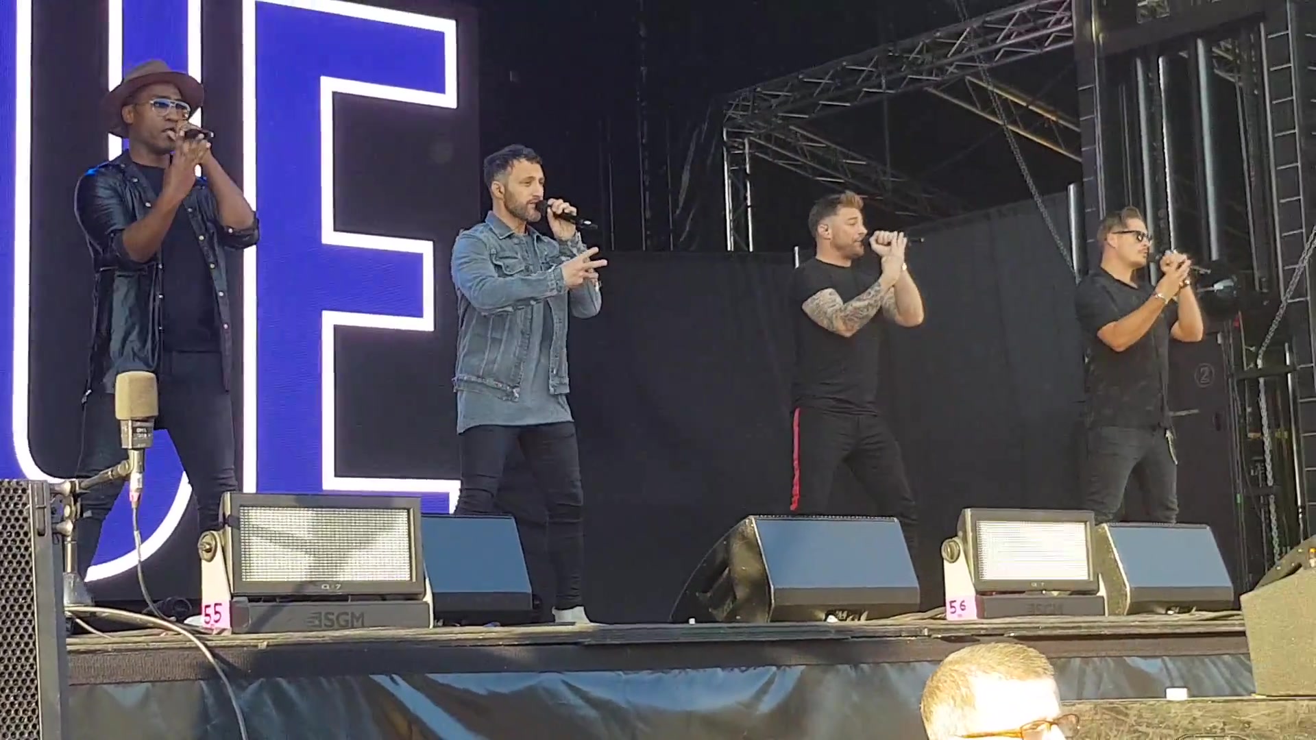 Blue - All Rise @ Darlington Mowden Park - 27-05-2018 - 视频下载 Video ...