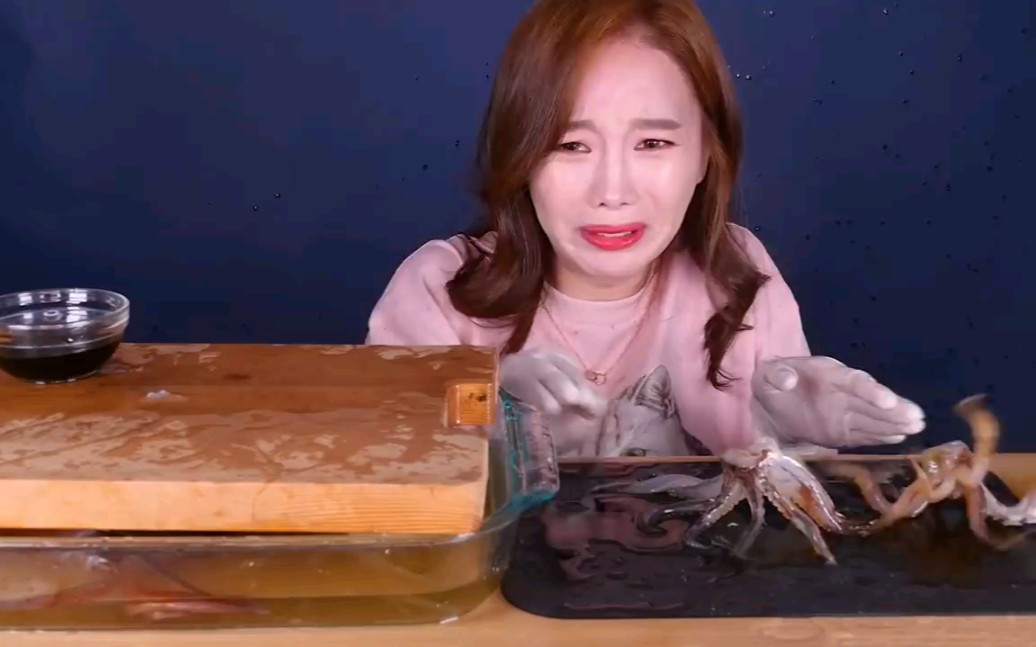 【Ssoyoung】跳舞的鱿鱼？建议一开始调低音量_哔哩哔哩_bilibili