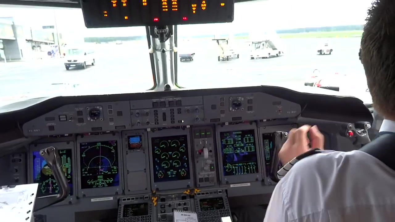 Bombardier Q400 AirBaltic Riga-Berlin Tegel full flight cockpit ...