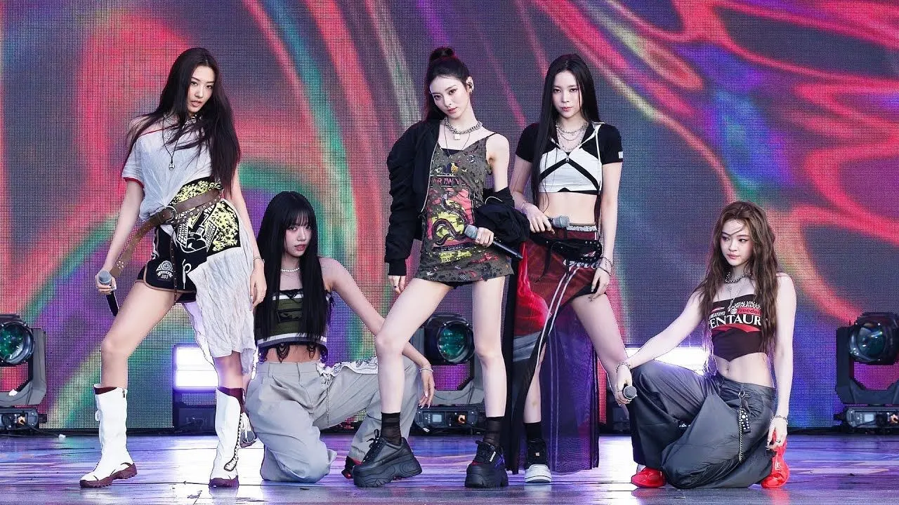 MEOVV 'HANDS UP + BODY' 舞台+直拍 @250807 MCD_哔哩哔哩_bilibili