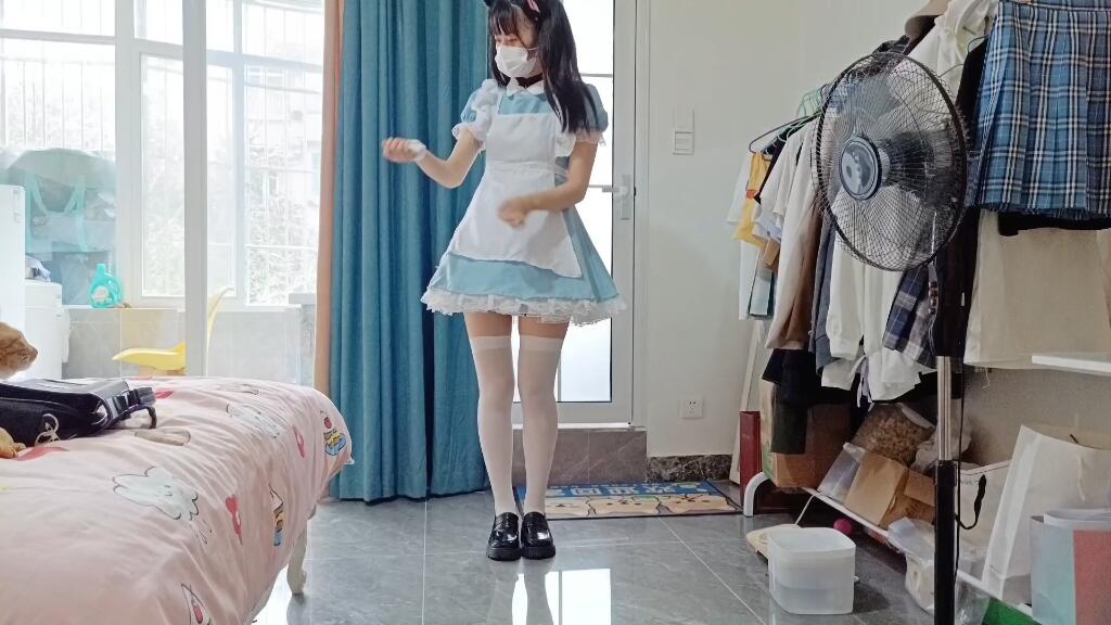 初秋+jk+大腿袜～女仆装二选一的时刻到了 - 哔哩哔哩