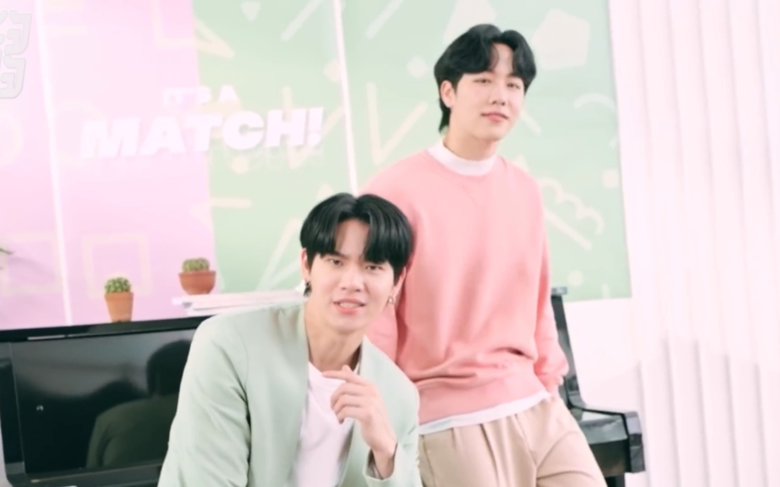 [yinwar]รักปัดขวา (Swipe Right) (爱就往右滑 (Swipe Right))音译_哔哩哔哩_bilibili