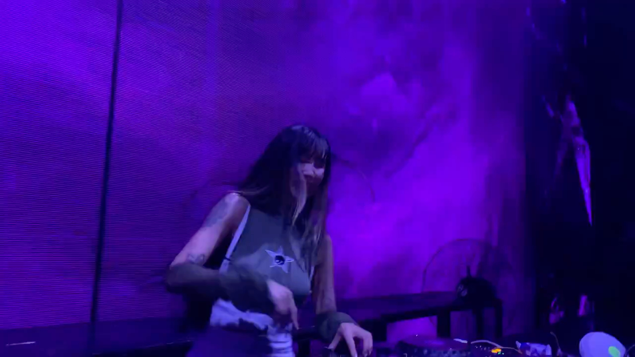 这是一个会碰碟机的DJ-极磨pd-极磨pd-哔哩哔哩视频