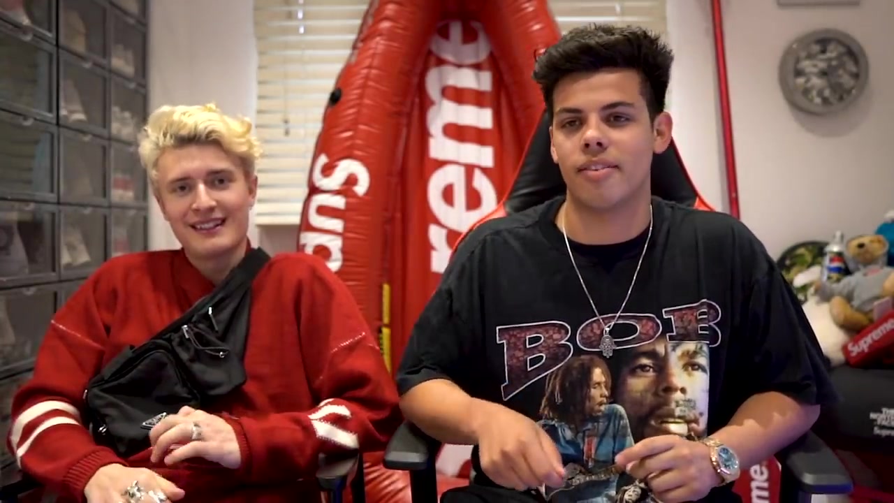 怎么穿的像一个Hypebeast ft.Ari Petrou「Magnus」_哔哩哔哩_bilibili