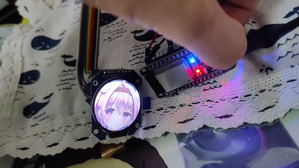 ESP32驱动GC9A01圆形屏幕显示图片_哔哩哔哩_bilibili