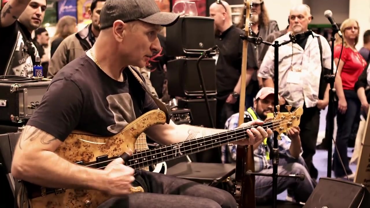 【贝斯】NAMM 2015- Wojtek Pilichowski Live At The Dunlop Booth_哔哩哔哩_bilibili
