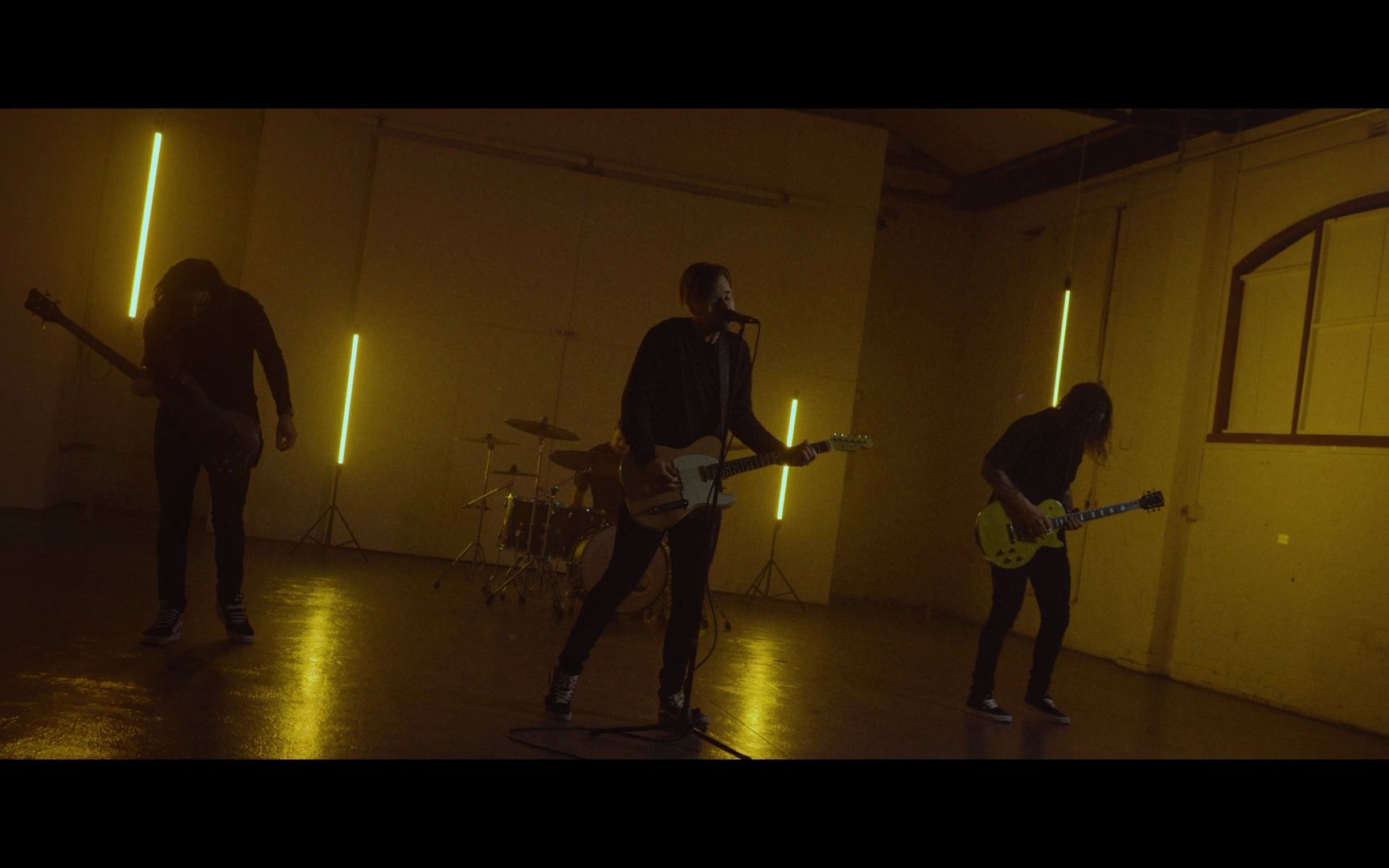 另类摇滚 Dear Reckless - Sanctuary (OFFICIAL MUSIC VIDEO)-Agrea-Agrea-哔哩哔哩视频