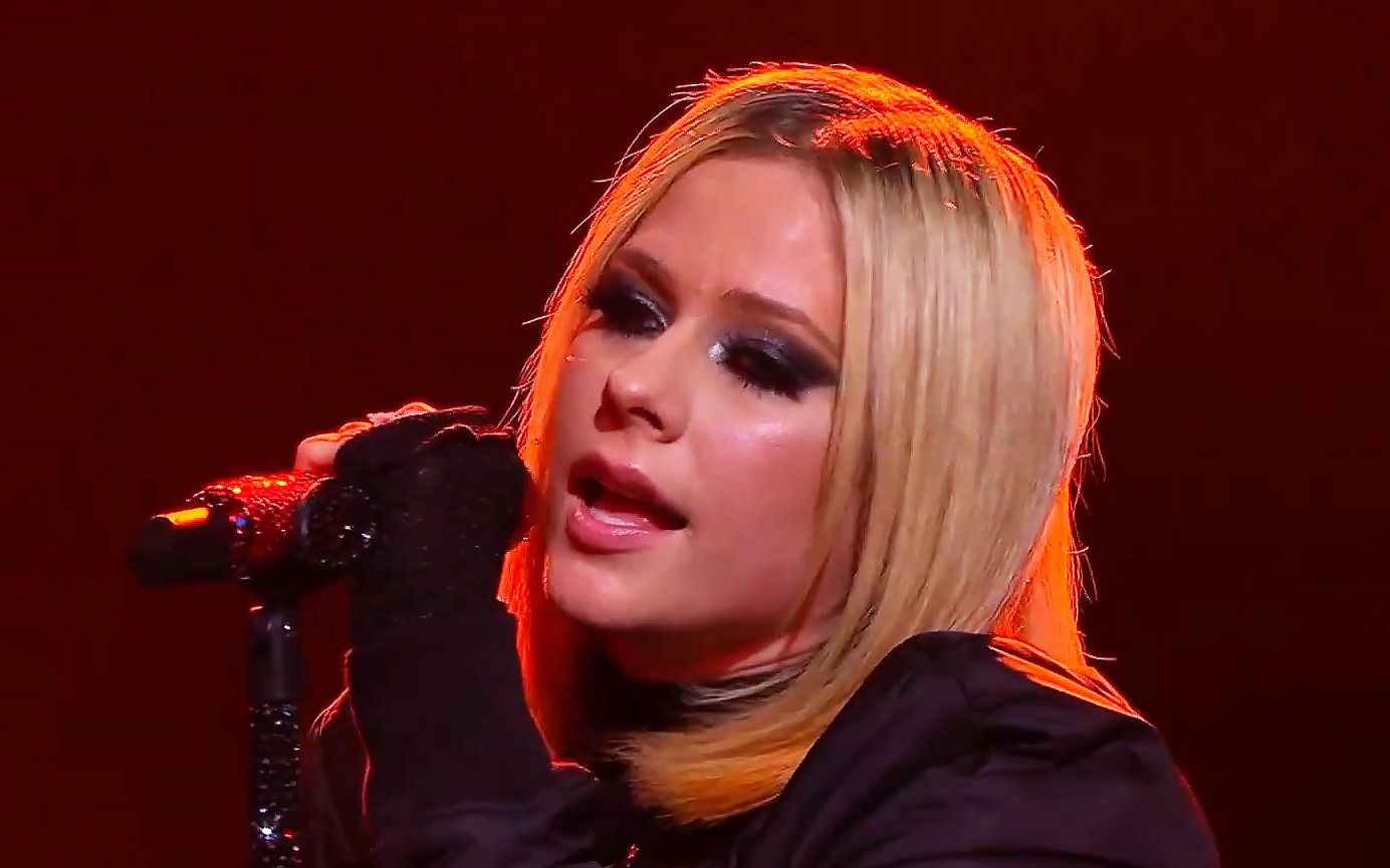 女神依旧！【艾薇儿】热单《I'm a Mess》首秀-MusicK1字幕痴汉-MusicK1字幕痴汉-哔哩哔哩视频