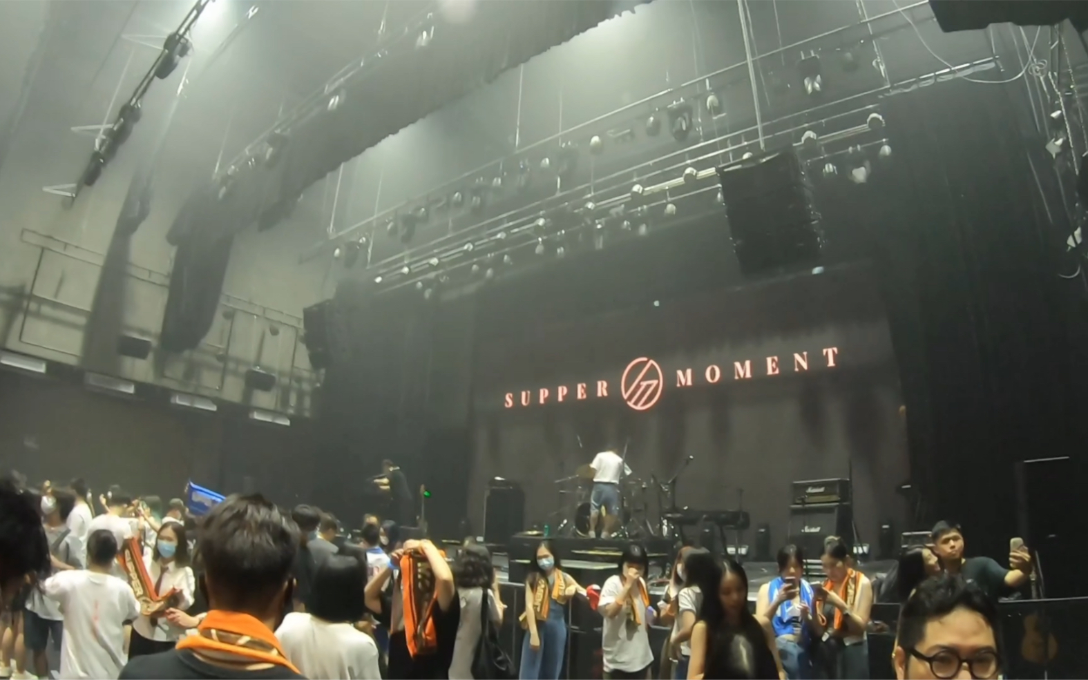 Supper moment 2022 一直相信珠海巡演（屋企人vlog）兴奋得像片头的小孩那样了_哔哩哔哩_bilibili