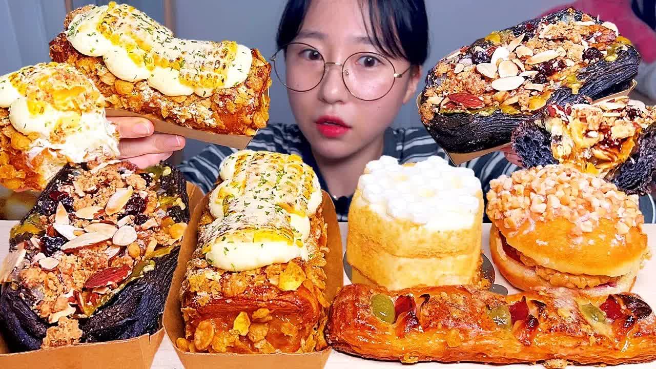 'By Rain' Chodang Corn🌽 Honey Gorgonzola🍯 Pastry Honey Cake Donut ...