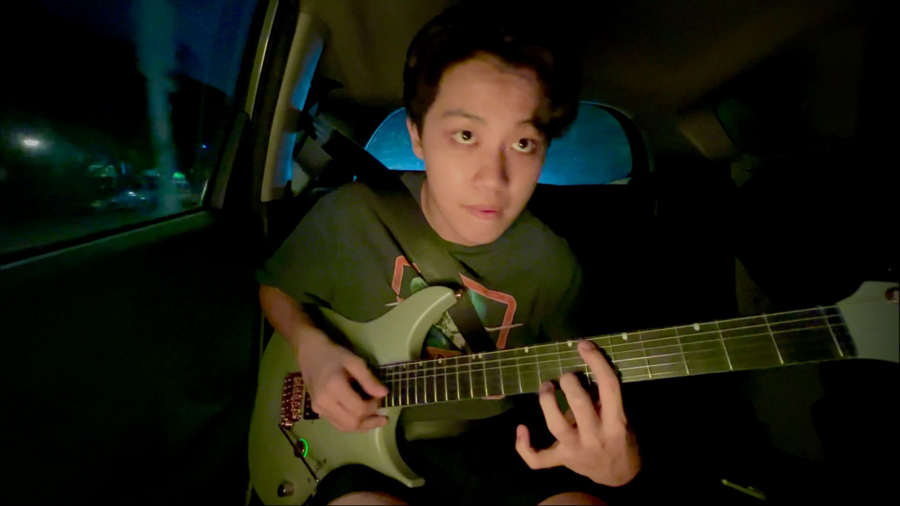 用最潮的智能電吉他演繹最經典的爵士名曲Autumn Leaves「秋叶」-馮羿FengE-馮羿FengE-哔哩哔哩视频