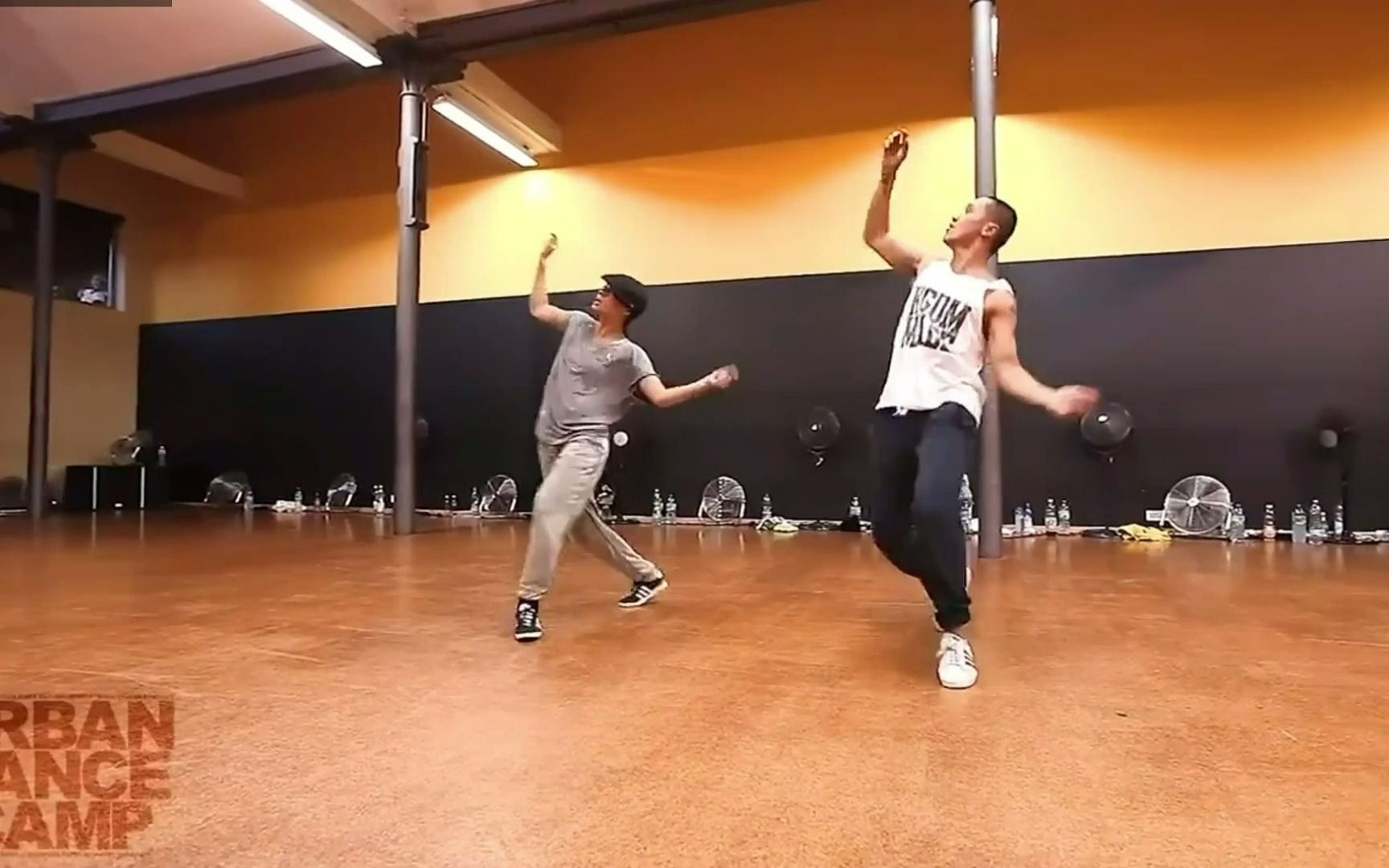 改编迈克尔杰克逊的《Dangerous》神级街舞!_哔哩哔哩_bilibili