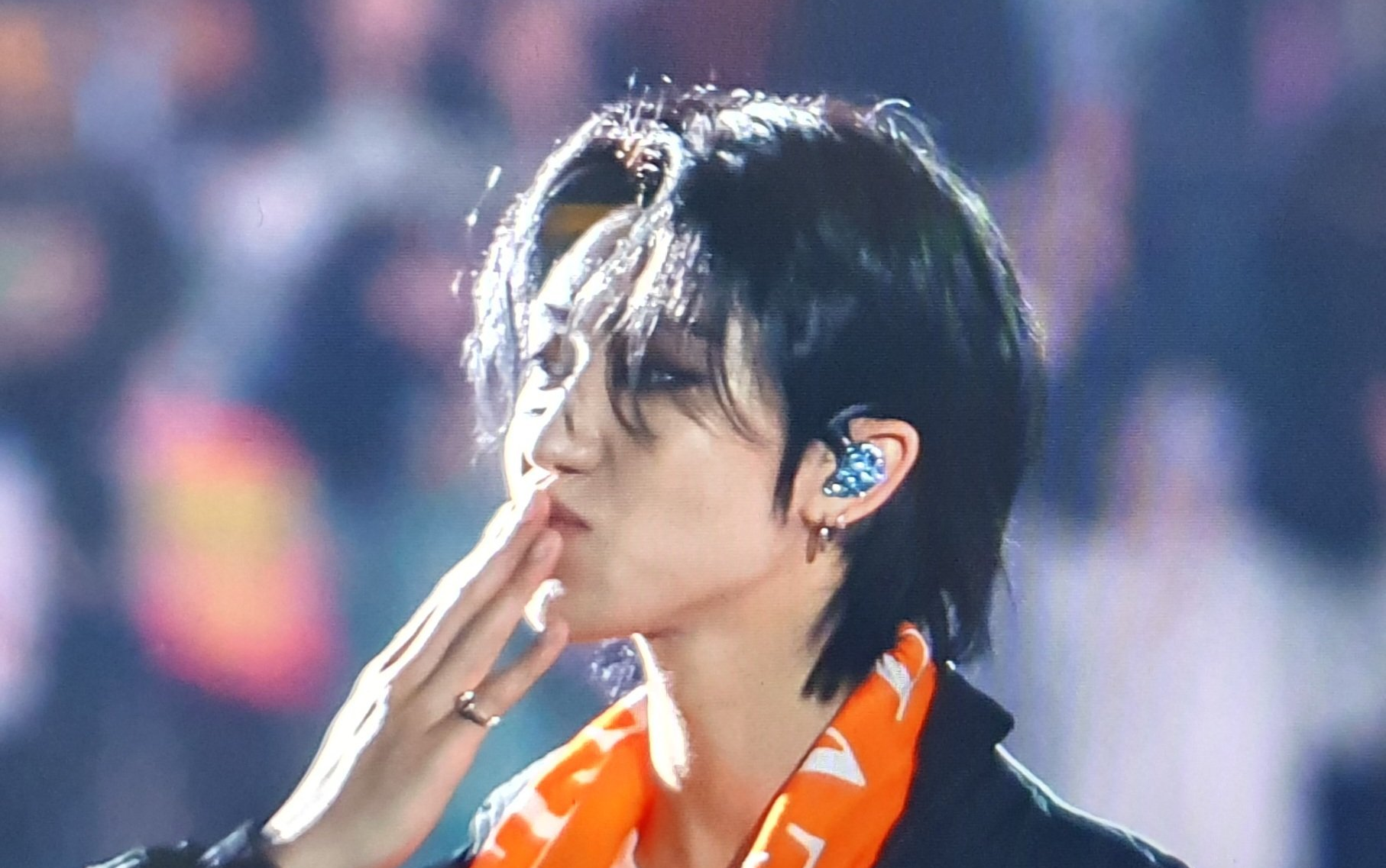 【SVT/中字】Darl+ing (Holiday ver.) 花车离观众席也太近了吧!!多我一个会怎样!!!-ironhedgehog ...