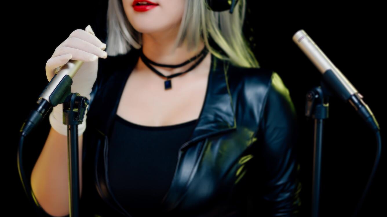 Ear Whispering 吹气+掏耳声｜爽到失去意识 | 晓晓小UP ASMR_哔哩哔哩_bilibili