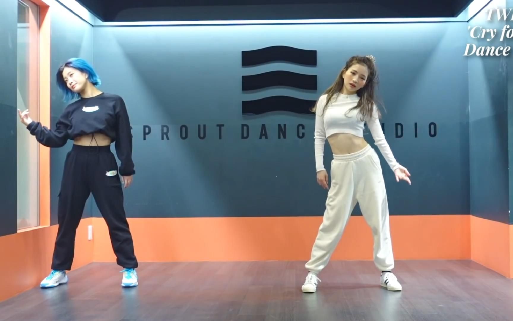 MOMO姐姐和前JYP练习生好友翻跳TWICE《CRY FOR ME》_哔哩哔哩 (゜-゜)つロ 干杯~-bilibili