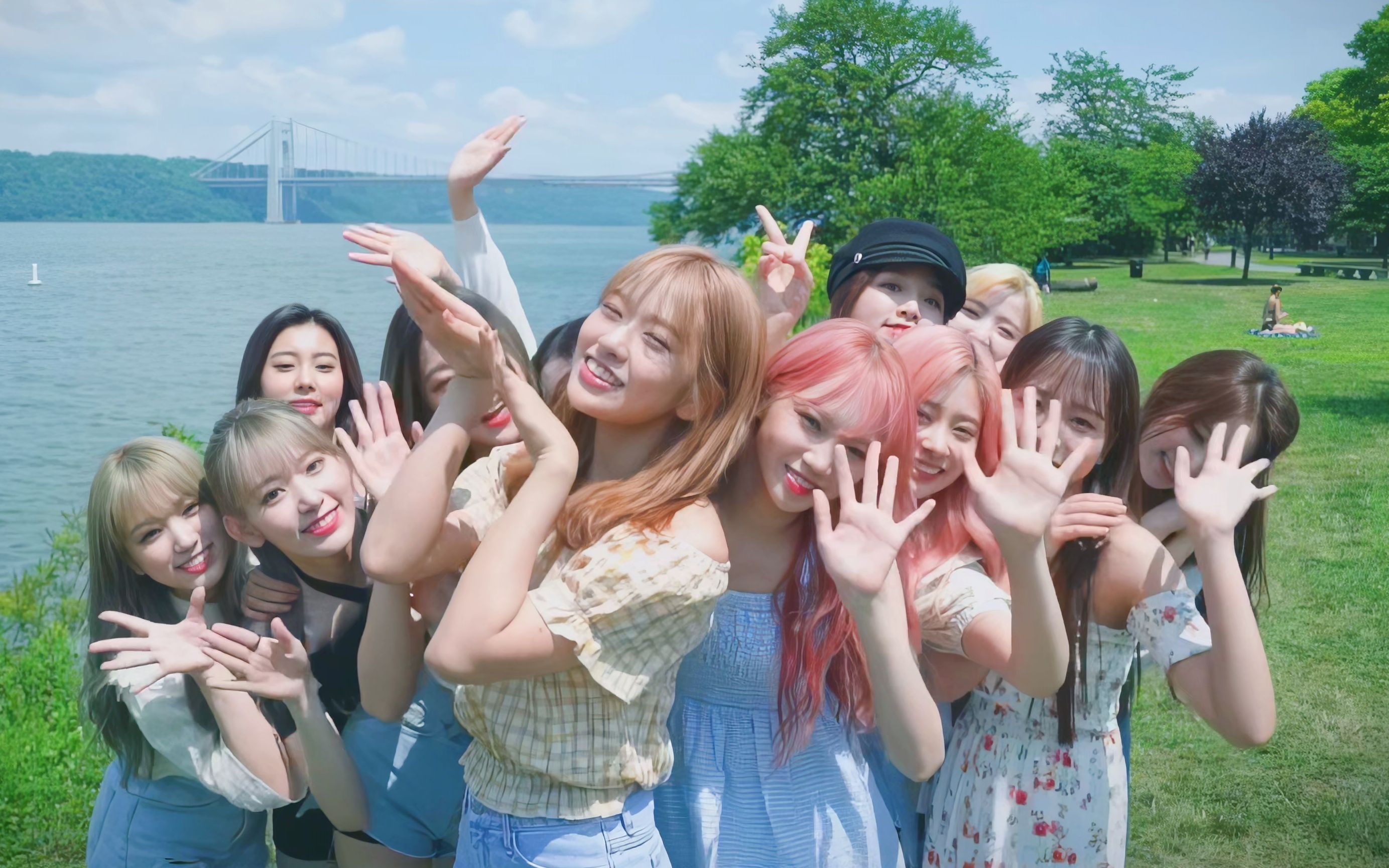 IZ*ONE特别影片 'Airplane' in 纽约-IZONE_OFFICIAL-IZONE_OFFICIAL-哔哩哔哩视频