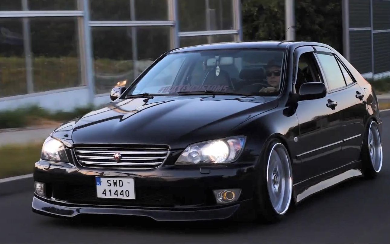 日系老车的诱惑_雷克萨斯IS200姿态改装 | Propeller Hat Boy!_哔哩哔哩_bilibili